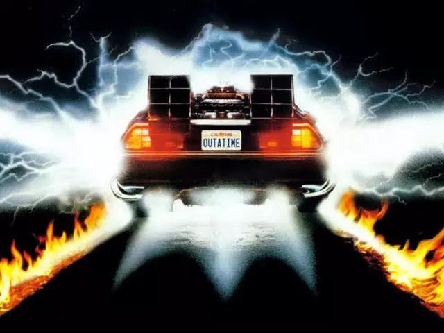 DeLorean DeLorean Anapata Mwendo Kasi Akiwa 88 MPH 2376_1