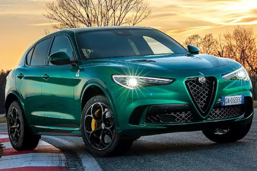 2019-2022 Alfa Romeo Stelvio Quadrifoglio Pamje nga këndi i përparmë