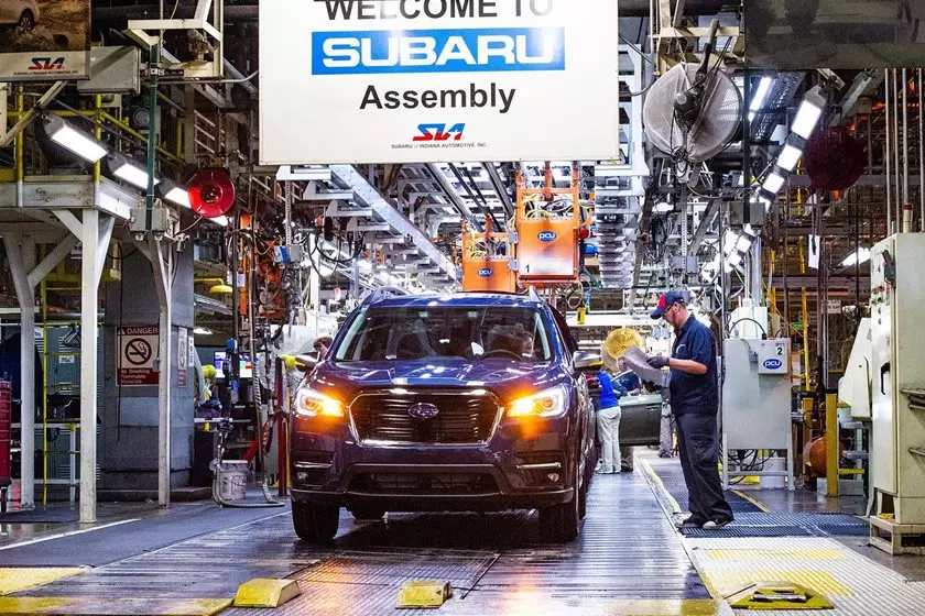 Subaru آؤٹ بیک اور لیگیسی کے ساتھ ساتھ Ascent SUVs بنانا شروع کرتا ہے۔ 23844_1