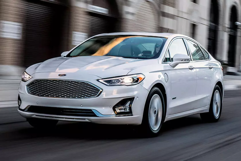 2019-2020 Ford Fusion Sedan Ön Görünüş Sürüşü