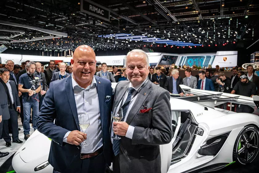 Watch Christian von Koenigsegg Flog The New Jesko 23959_6