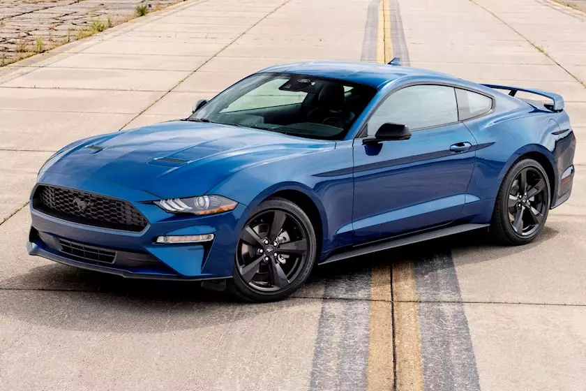 2018-2022 Ford Mustang Coupe przedni kąt widzenia