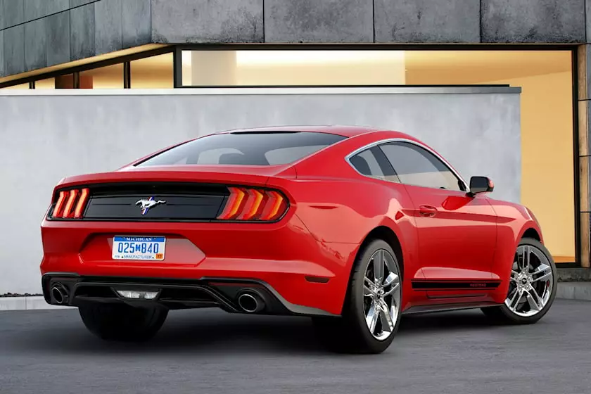 Vue arrière de la Ford Mustang Coupé 2018-2022