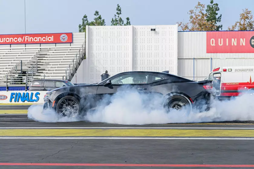 2017-2021 Chevrolet Camaro ZL1 Coupe Burnout