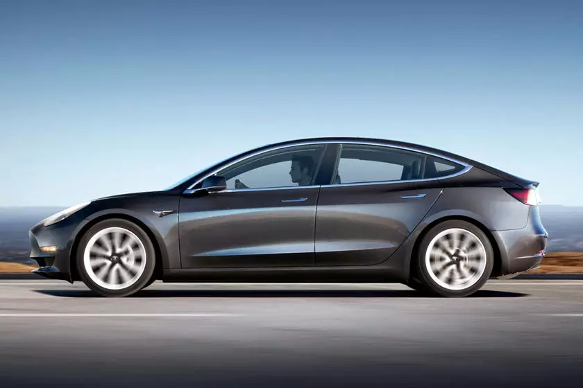 2017-2019 Tesla Model 3 Side View မောင်းနှင်မှု