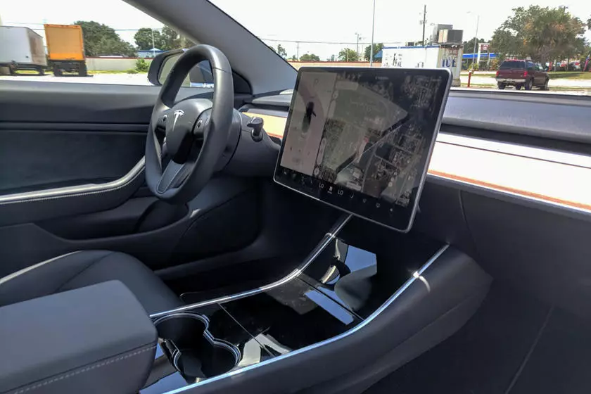 Paneli i Tesla Model 3 2017-2019