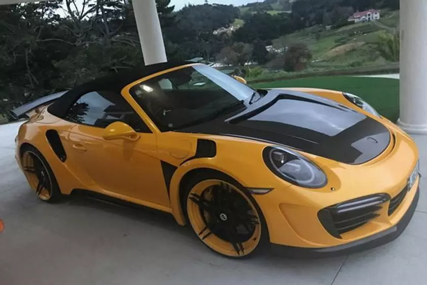 Akorduesi rus shkatërron Porsche 911 me disa përmirësime seriozisht të shëmtuara