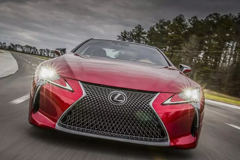 Τολμηρές αποφάσεις στυλ: Lexus LC 500 2018 24265_1