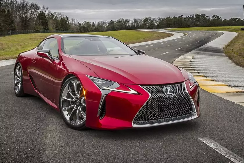 Τολμηρές αποφάσεις στυλ: Lexus LC 500 2018 24265_2