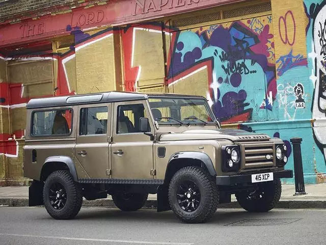 Land Rover Defender Еуропада Ford Mustang, Focus RS қозғалтқыштарын алады 2426_1