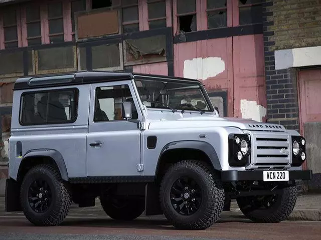 Land Rover Defender Еуропада Ford Mustang, Focus RS қозғалтқыштарын алады 2426_2