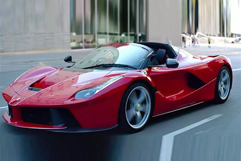 Ĉi tiu Ferrari LaFerrari Aperta Havas Ridindan Demandan Prezon