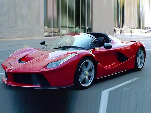 Le Ferrari LaFerrari Aperta has A Ludicrous Asking Price 2428_1