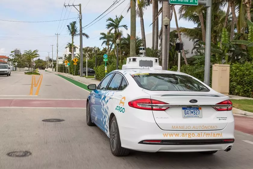 Ford está probando coches autónomos agora mesmo en Miami 24296_3