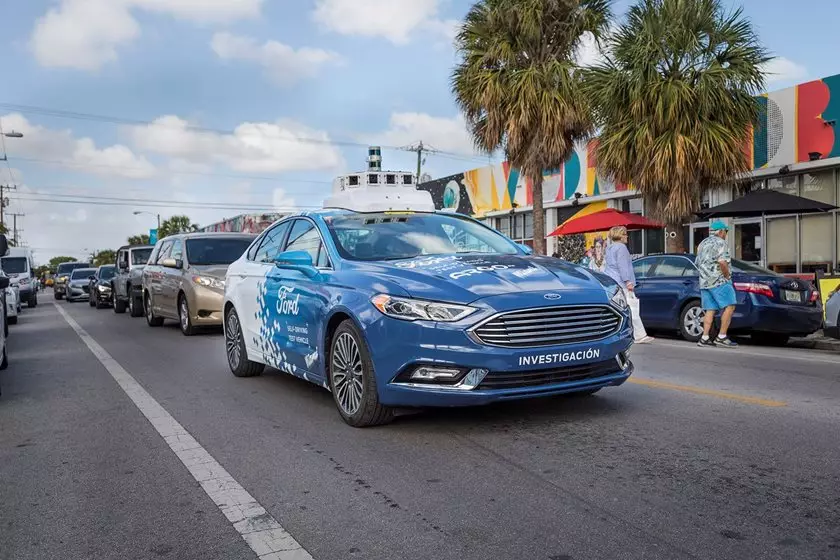 Ford тестує самокеровані автомобілі прямо зараз у Маямі 24296_8