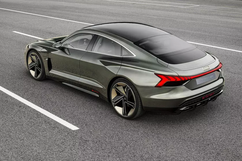 2021 Audi e-tron GT арын өнцгийг харах