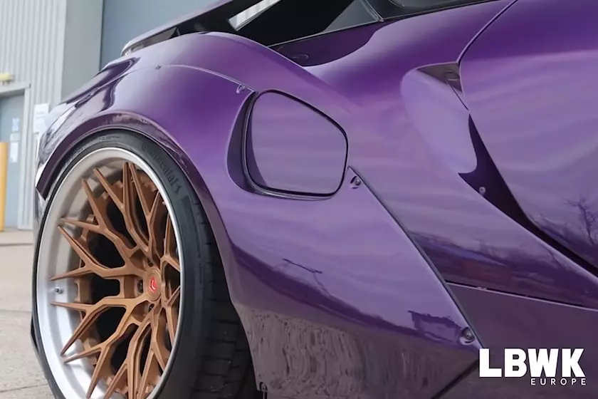 Guarda cosa ha fatto Liberty Walk alla BMW i8 24436_8