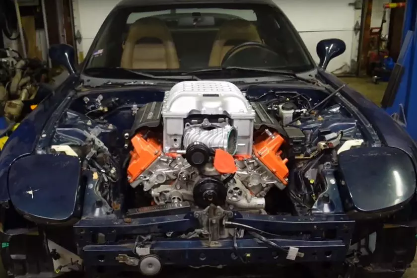 ملو دنيا جو پهريون Hellcat-powered Mazda RX-7 24437_9