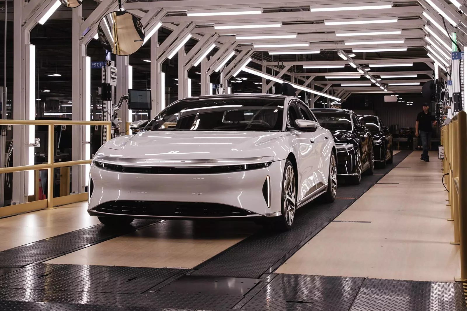 Lucid Air Pertama Akan Dikirim Bulan Depan