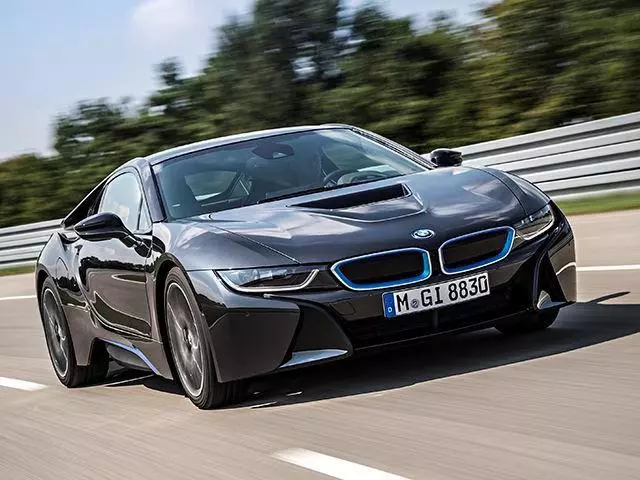 BMW i8 Facelift krijgt een powerboost bij het betreden van M3-gebied 2448_1