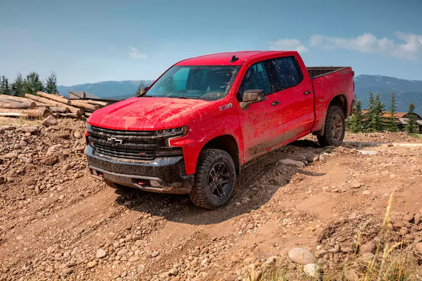 2019-2020 Chevrolet Silverado 1500 Front Angle View