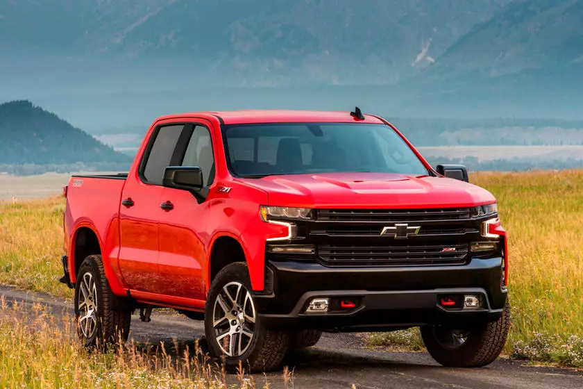 2019-2020 Chevrolet Silverado 1500 Μπροστινή γωνιακή όψη