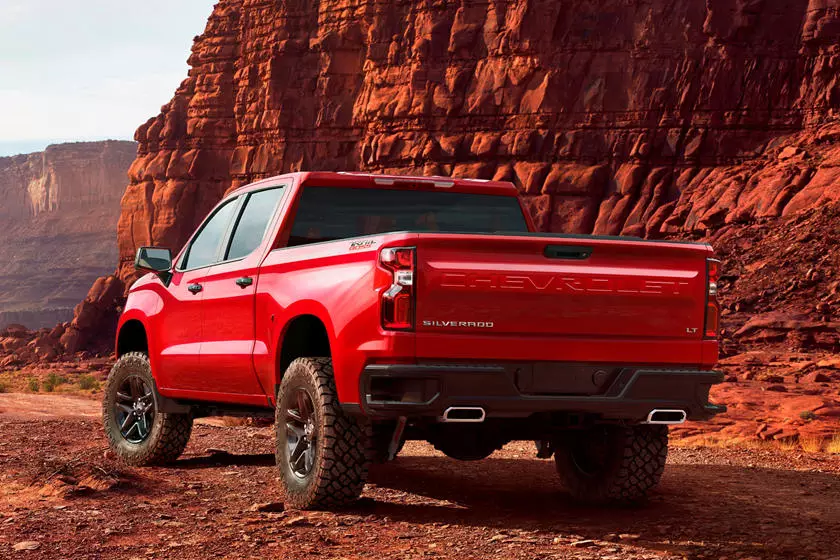 2019-2020 Chevrolet Silverado 1500 Πίσω όψη γωνίας