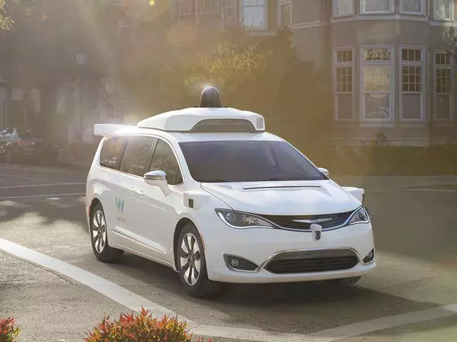 Трамп ачааны машины жолооч нарын ажлыг Waymo-ийн өөрөө жолооддог ачааны машинаас аврах уу? 2457_2