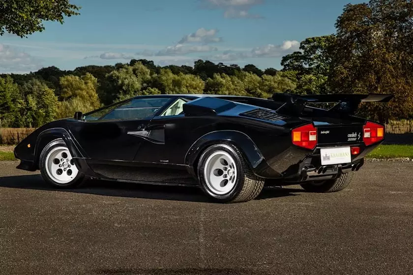 Lamborghini Countach-kan Naadirka ah waa mid cusub 24580_3