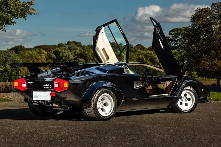 ဤရှားပါး Lamborghini Countach သည် လက်တွေ့တွင် အသစ်စက်စက်ဖြစ်သည်။ 24580_4