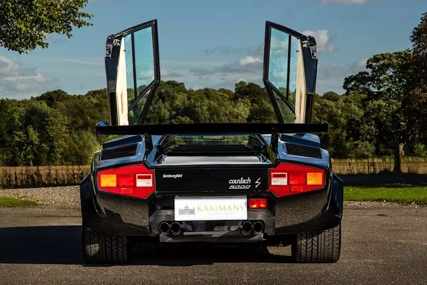 Þessi sjaldgæfi Lamborghini Countach er nánast glænýr 24580_6