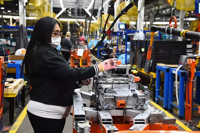 Les livraisons aux clients Ford E-Transit entièrement électriques ont commencé 24590_4