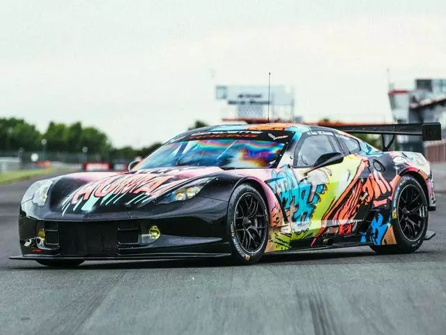 Mira o que fixo un artista de rúa francés a este Corvette C7.R 2461_1