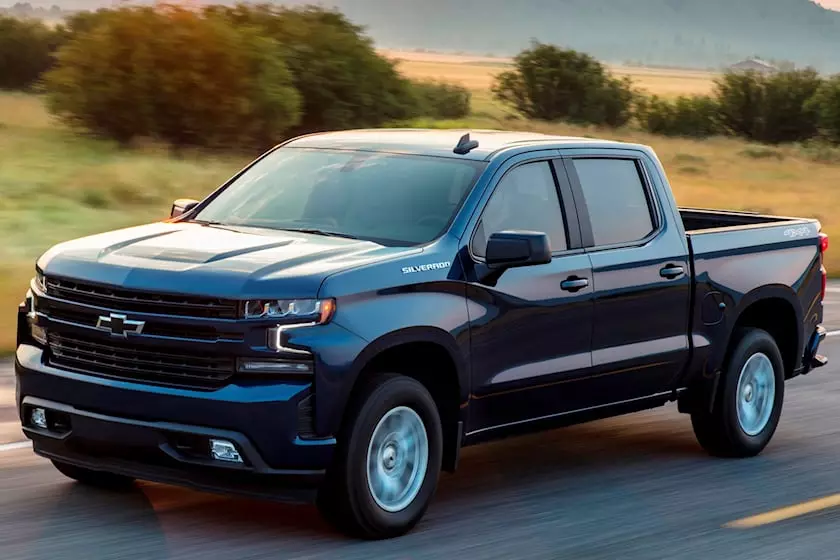 2019-2021 Chevrolet Silverado 1500 Front View Driving