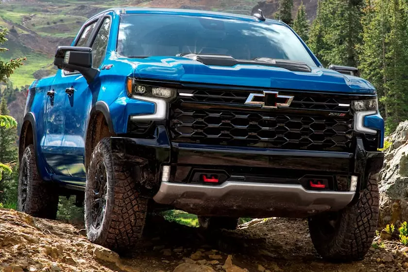 2022 Chevrolet Silverado 1500 Front View Driving