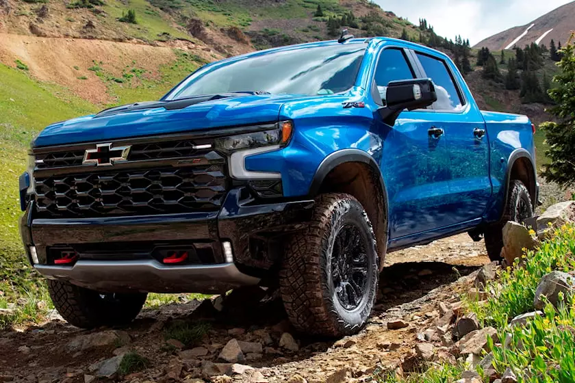 2022 Chevrolet Silverado 1500 Driving Front Angle