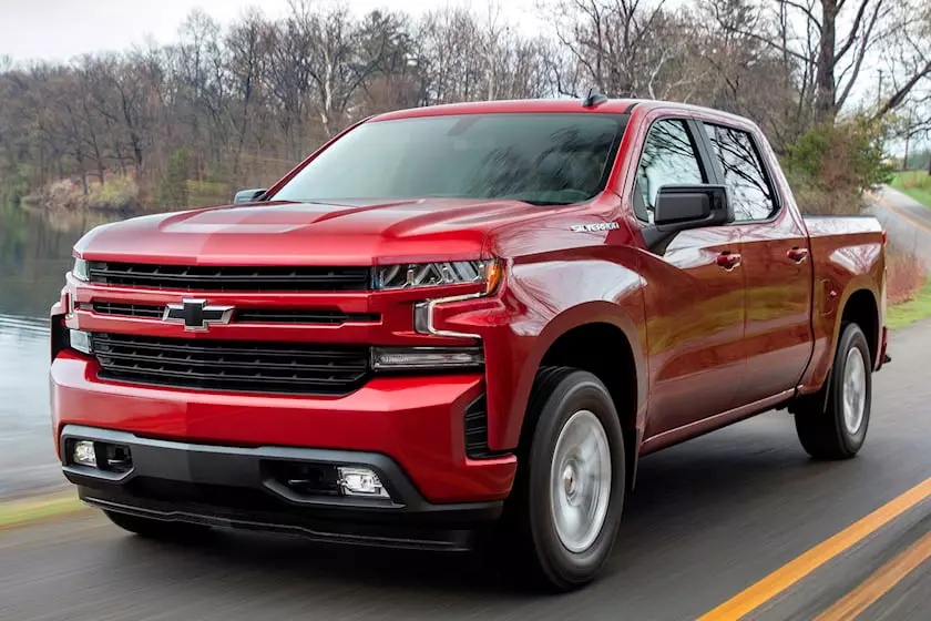 2019-2021 Chevrolet Silverado 1500 Front View Driving