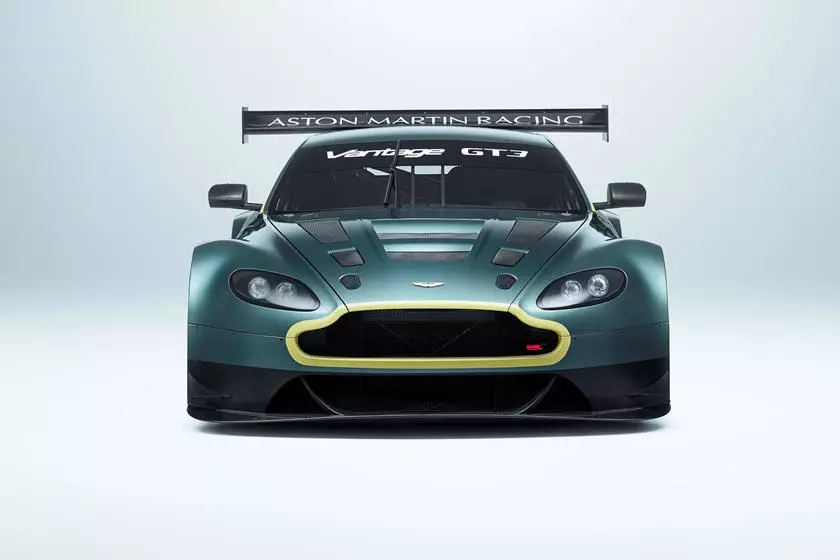 Aston Martin продава легендарни Vantage тркачки автомобили како пакет со 3 автомобили 24791_4