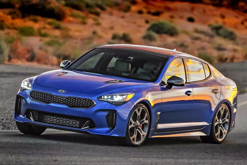 Kia Stinger Facelift Kommt méi séier wéi Dir denkt 24855_7