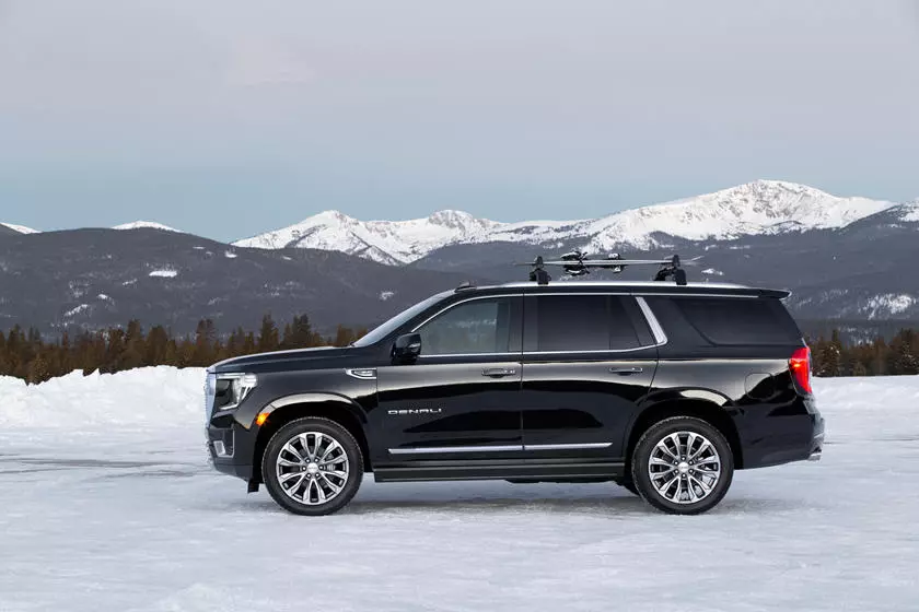 2021 GMC Yukon Side View