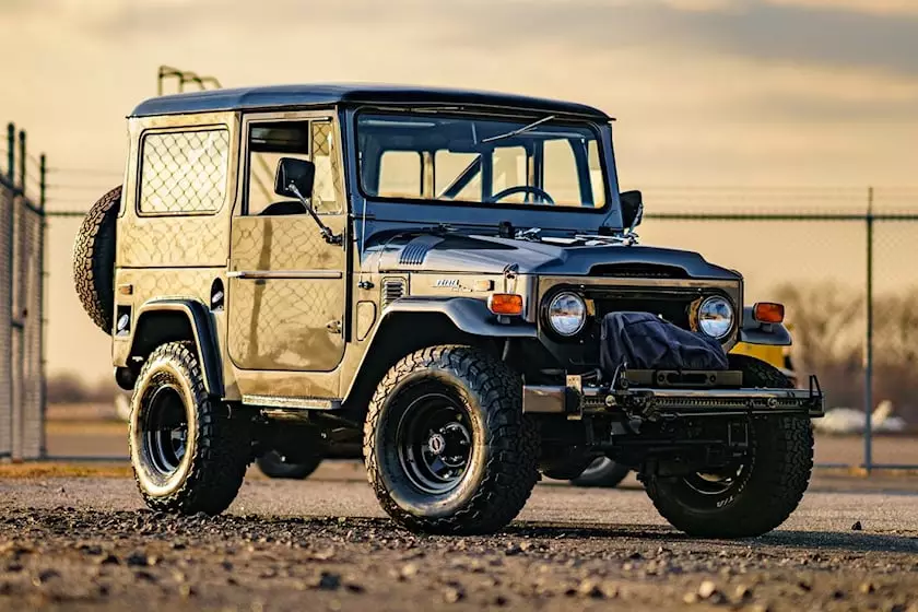 Custom Toyota FJ40 krijgt Chevy V8 en Go-Anywhere-houding 24890_1