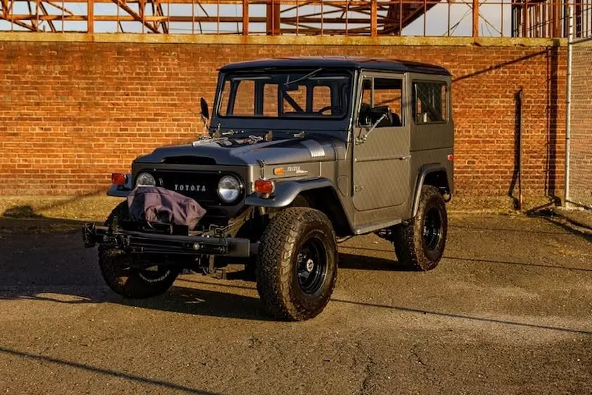 Custom Toyota FJ40 krijgt Chevy V8 en Go-Anywhere-houding 24890_3