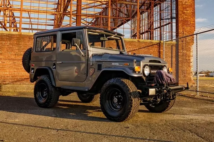 Custom Toyota FJ40 krijgt Chevy V8 en Go-Anywhere-houding 24890_4