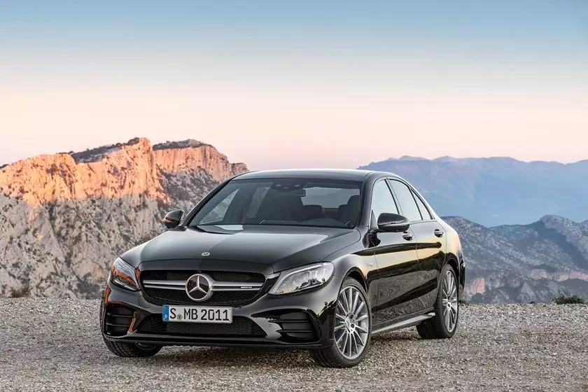 2019 Mercedes-AMG C43 වැඩි බලයක් සහ තාක්ෂණික එකතු කිරීමක් සමඟ පැමිණේ 24902_14