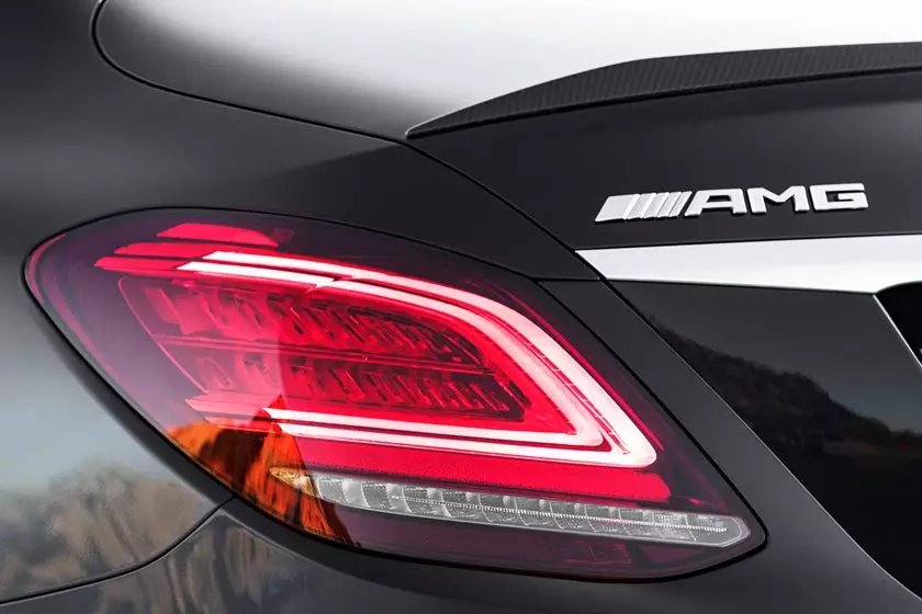 2019 Mercedes-AMG C43 වැඩි බලයක් සහ තාක්ෂණික එකතු කිරීමක් සමඟ පැමිණේ 24902_19