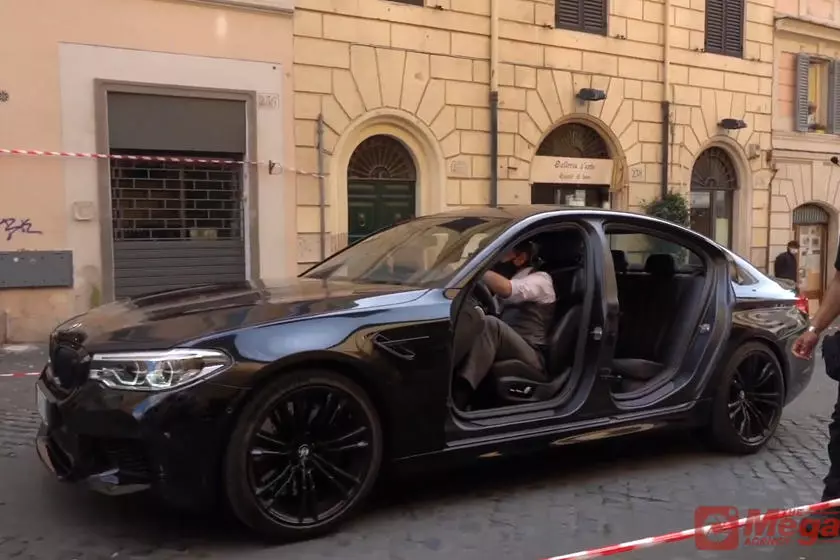 미션 임파서블 7에서 문이 없는 BMW M5를 운전하는 Tom Cruise 시청 24907_9