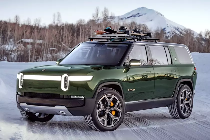 2022 Rivian R1S SUV Näkymä edestä