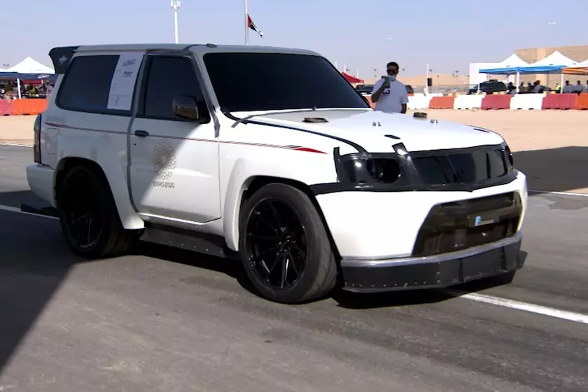 ລົດ Nissan Patrols 2,000 HP ຂອງ Dubai ສາມາດຕີໄດ້ 220 MPH 24992_1
