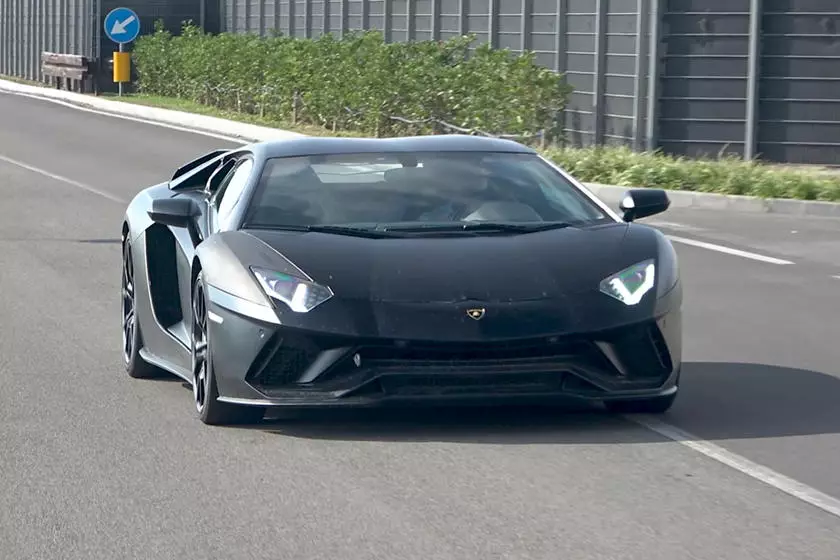 Ki sa Lamborghini kache ak pwototip etranj Aventador sa a? 25016_3