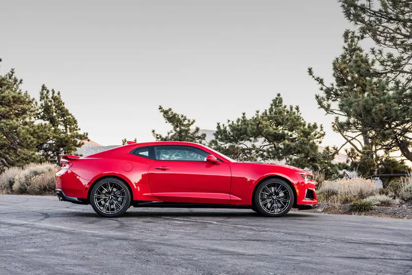 2017-2022 Chevrolet Camaro ZL1 купе бүйірден көрінісі